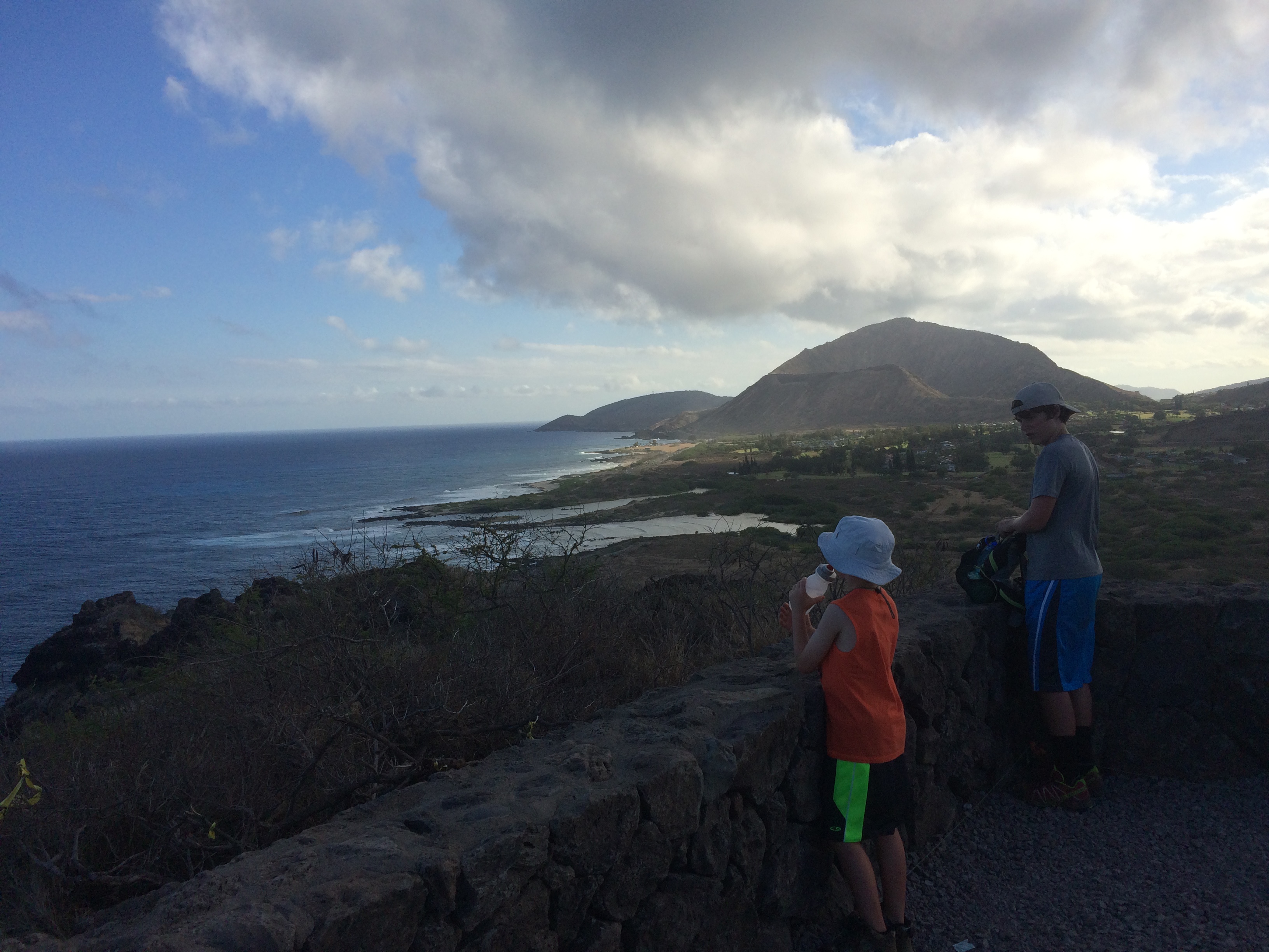 Makapu’u lighthouse hike in Oahu | Road Tripping For Kids Travel Blog